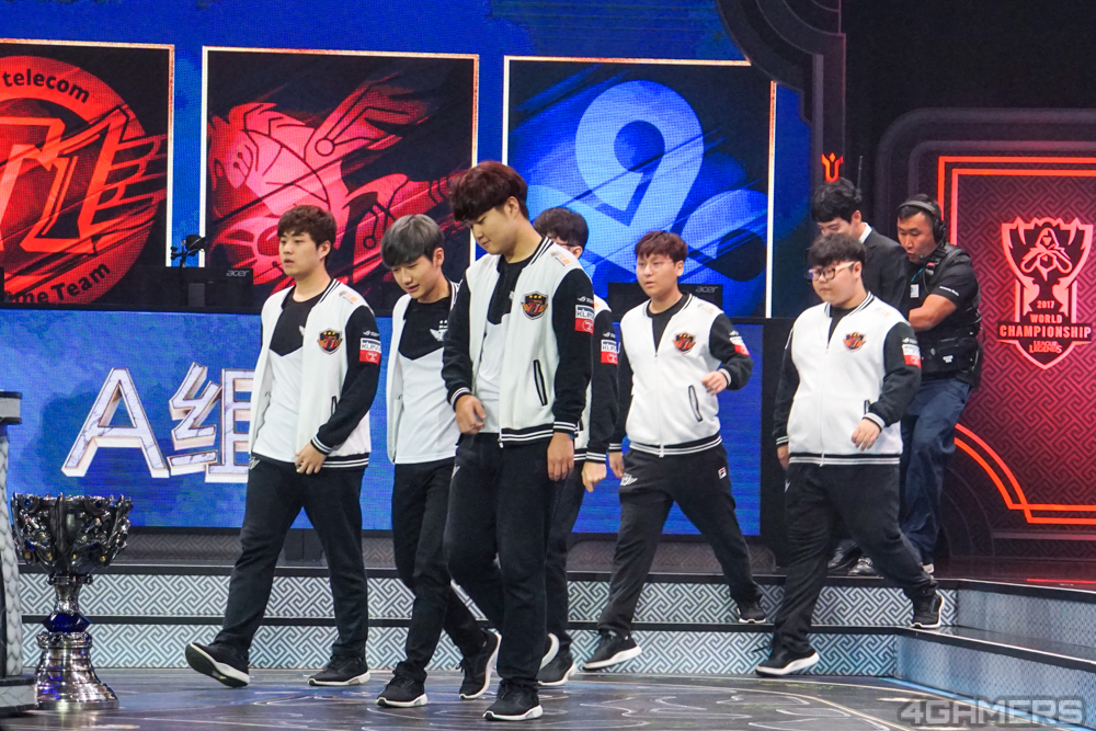 WC 2017｜小組賽Day1：RNG完勝FB，LCK戰隊初登場 | 4Gamers